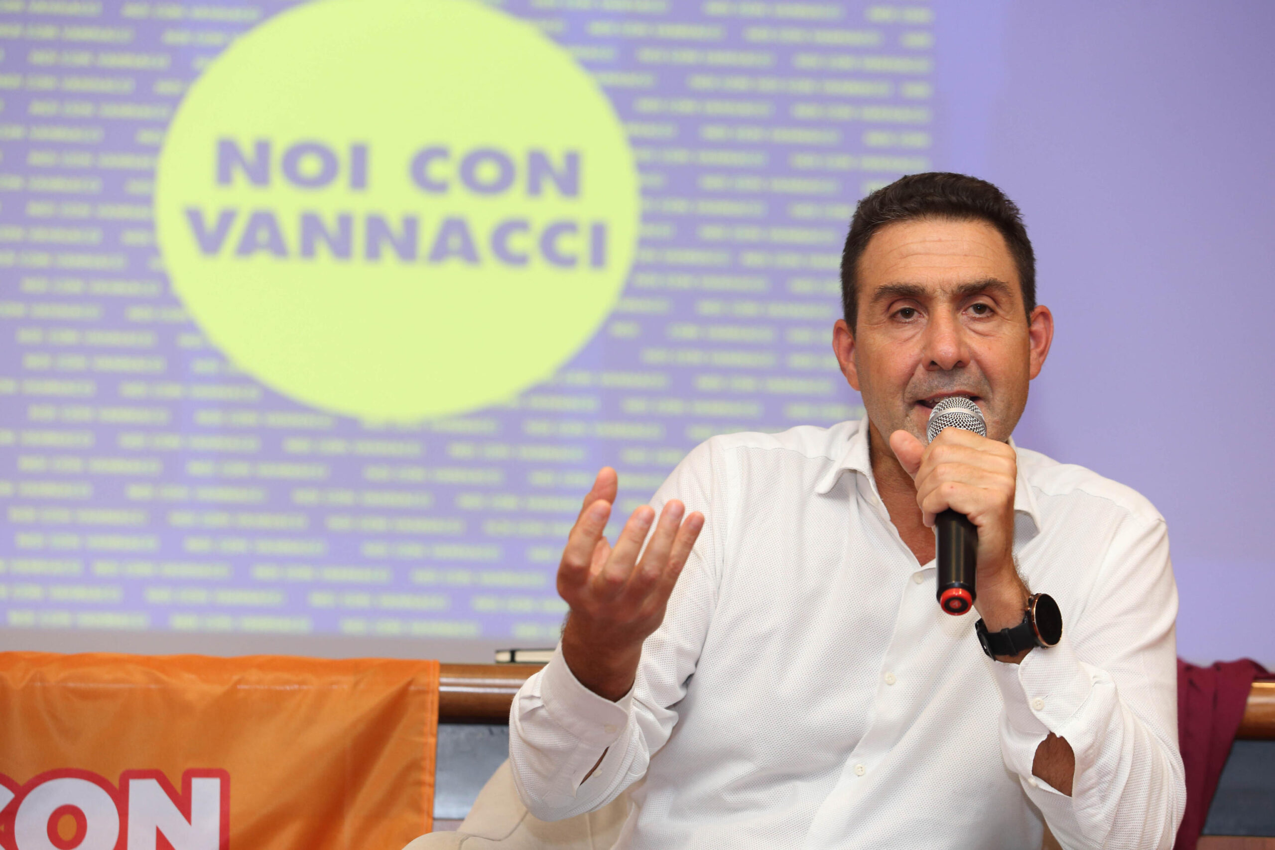 A Roberto Vannacci manca un sacco l’Italia | Pagella Politica